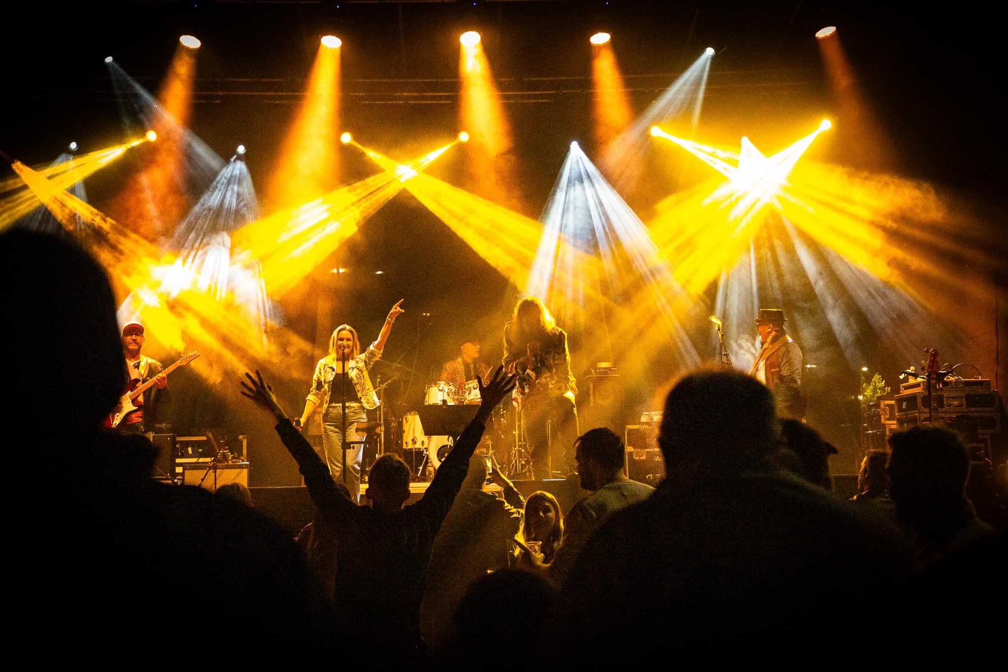 Book Broad Line - Partyband fra Volda med 7 medlemmer