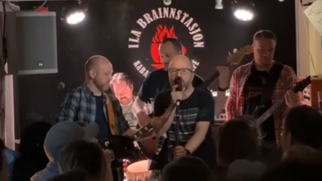 Book Five Against One - Coverband fra Trondheim med 5 medlemmer