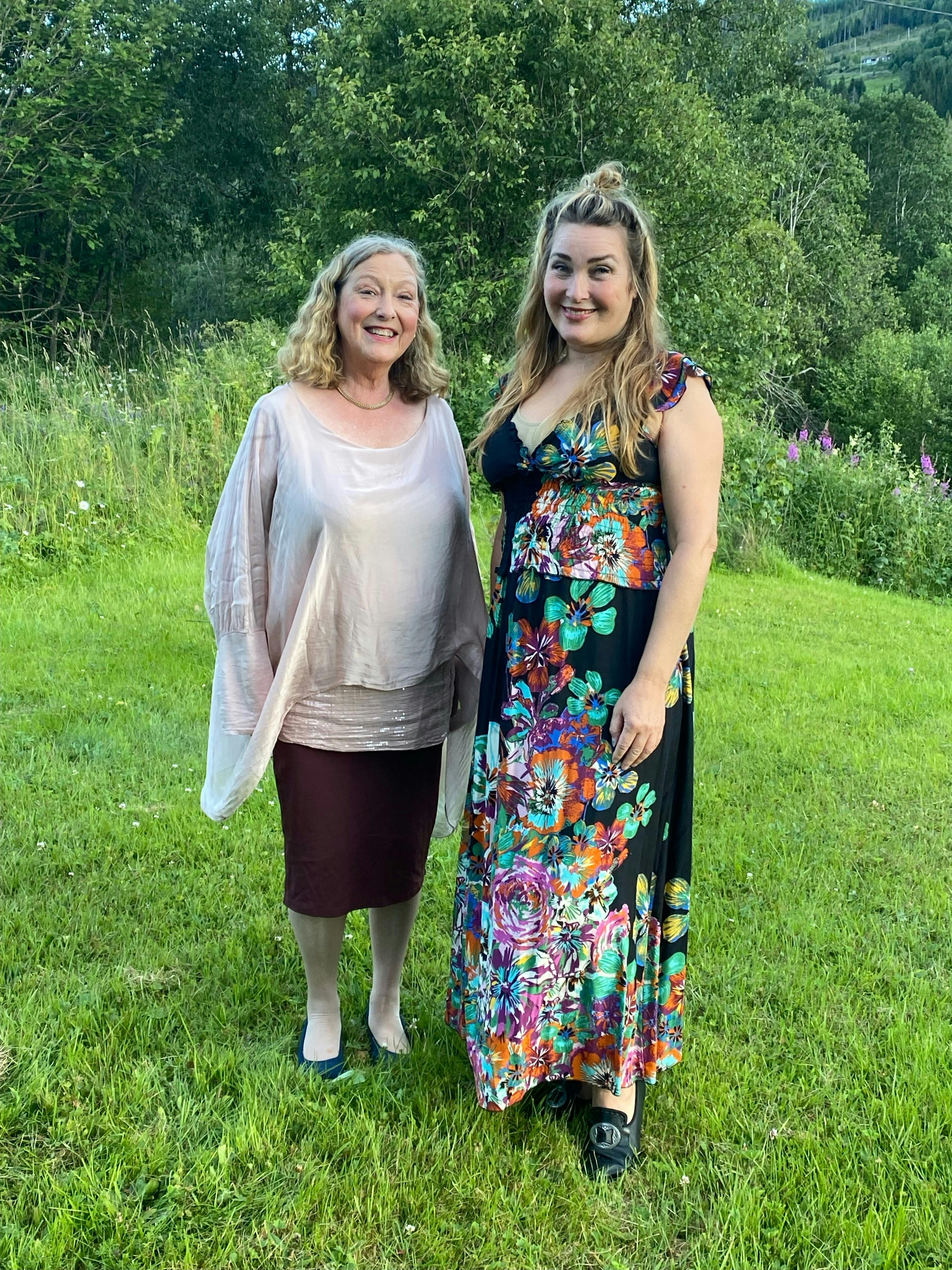 Book Ruth Olina Lødemel og Arnhild Vik - Duo fra Gausdal